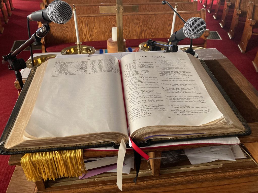 ‘Empty pulpit crisis’: Churches confronting pastor shortage - Herald ...